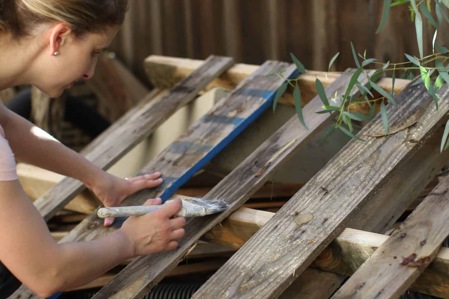 How to Paint and Stain Pallet Wood for Your DIY Project | SawsHub