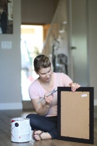 How to Quickly Paint Picture Frames for Your Home | SawsHub