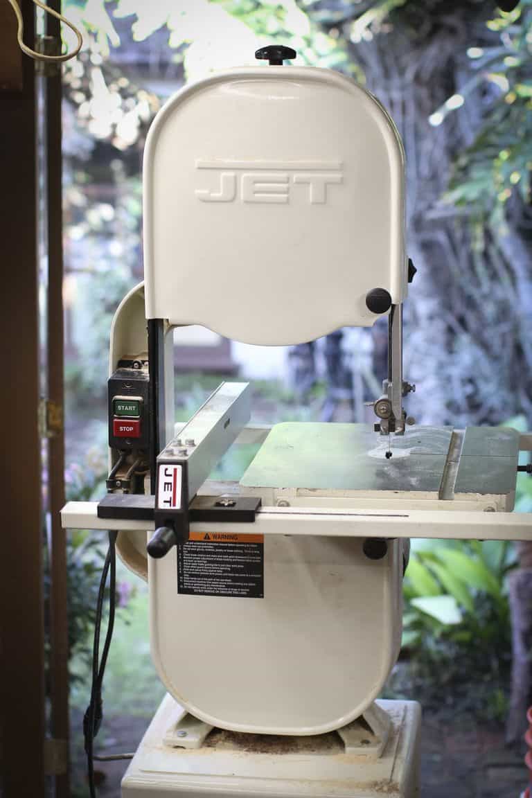 Simple, Easy Guide for How to Use a Band Saw | SawsHub