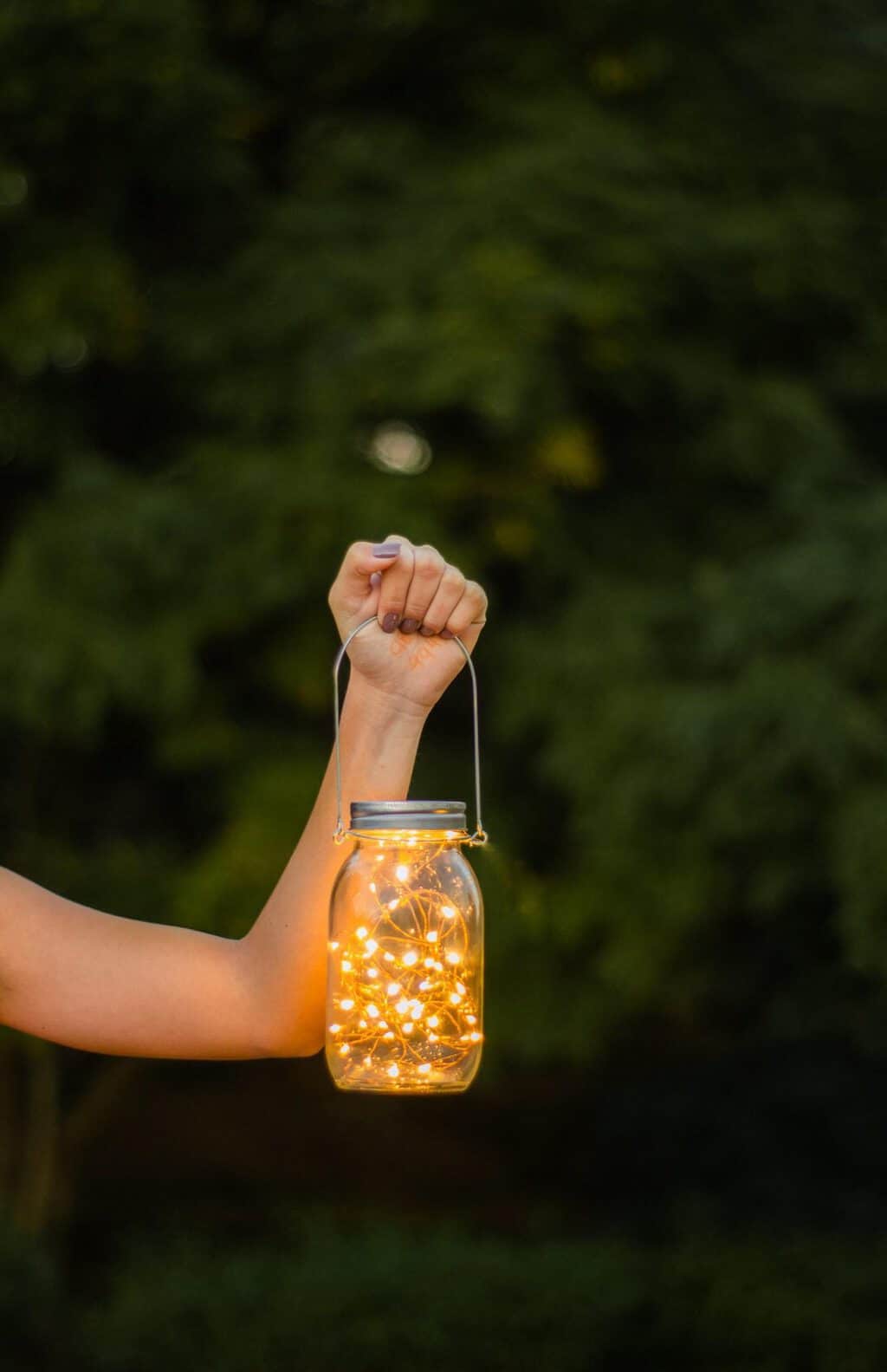 18 Cool and Amazing DIY Mason Jar Light Projects for Homes | SawsHub