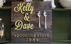 38 DIY Pallet Wood Signs to Make and Create | SawsHub