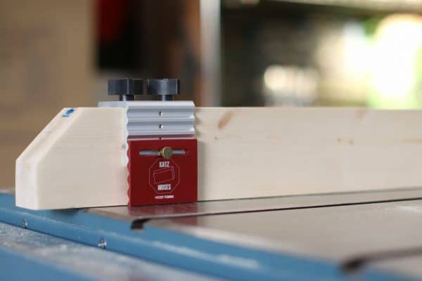 How to Make a DIY Table Saw Fence for Your Saw | SawsHub