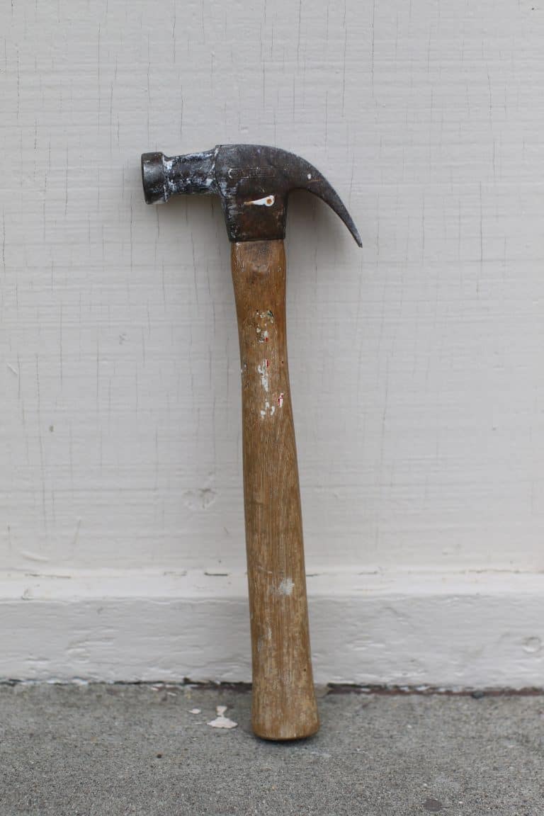 How to Spackle: A Complete Guide for Your Home | SawsHub