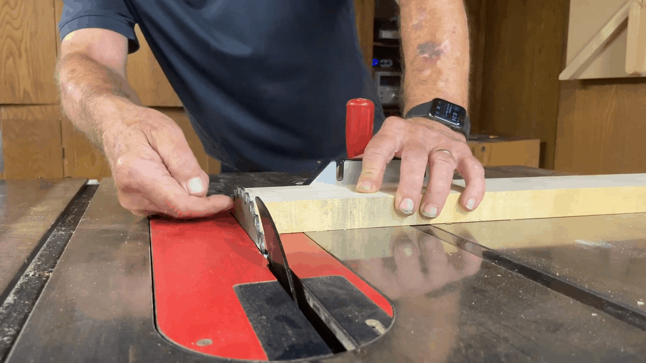 How to Cut a Straight Edge With a Table Saw | SawsHub