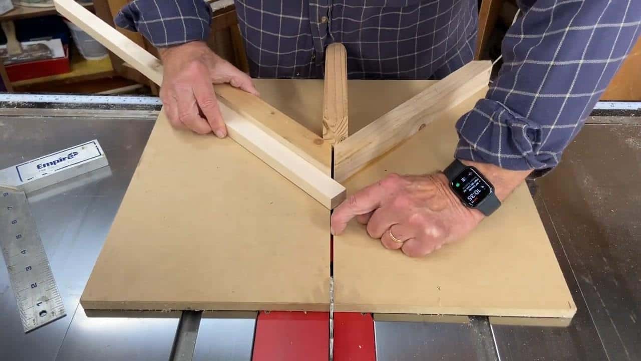 How to Cut a Triangle on a Table Saw | SawsHub