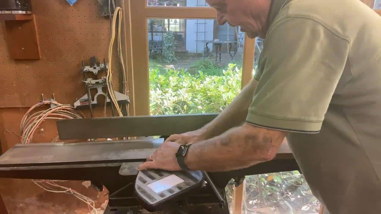 How Does a Jointer Work? | SawsHub