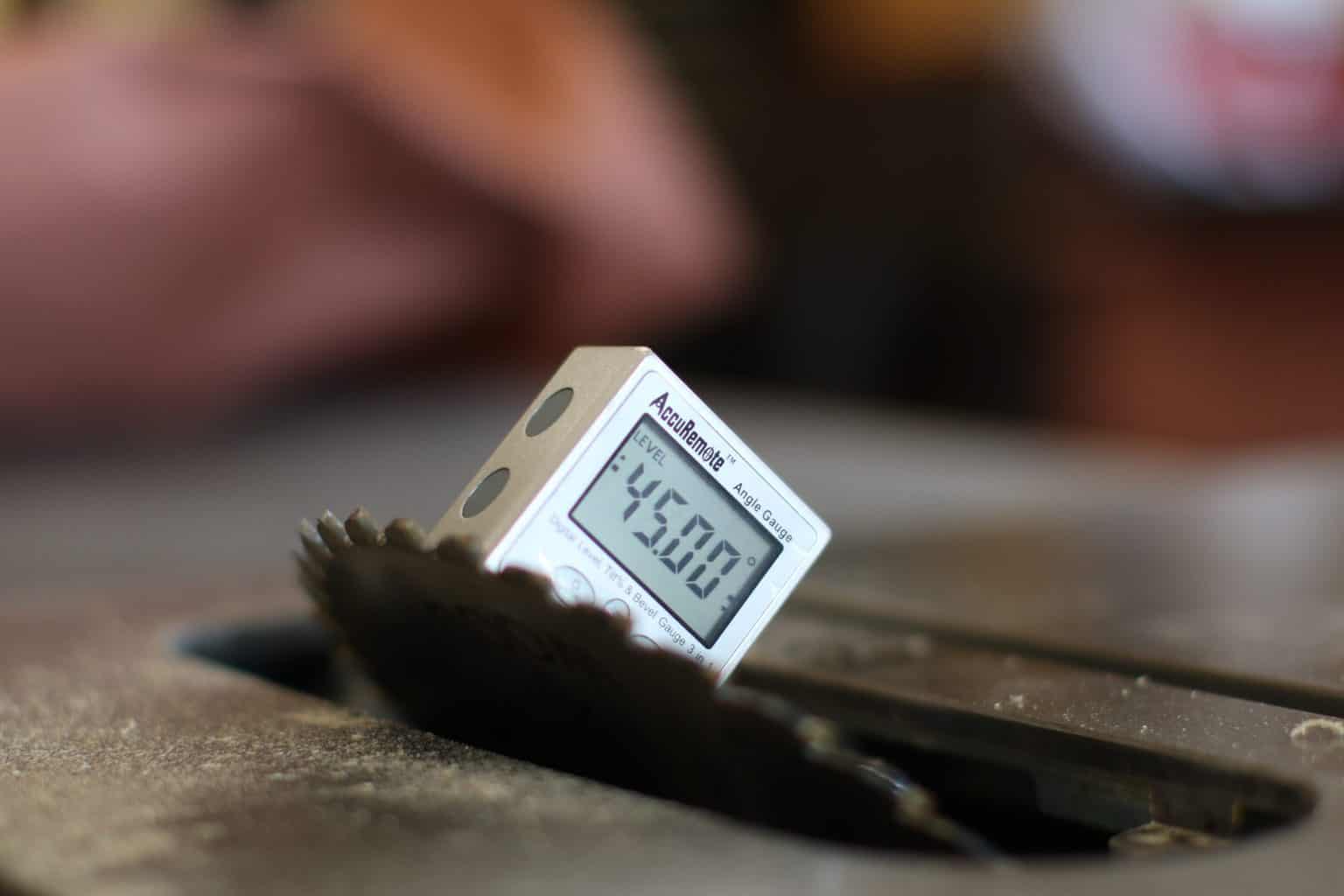 Best Digital Angle Gauge for Table Saw [2024 Review] | SawsHub