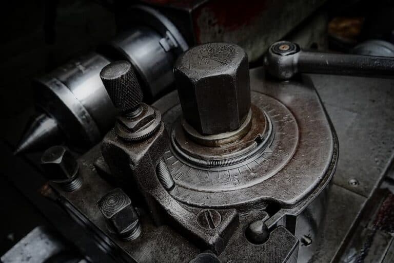 How to Align Lathe Tailstock | SawsHub