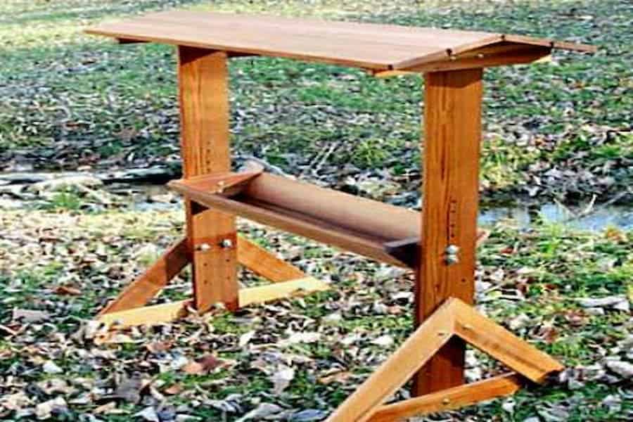 11 DIY Deer Feeder Ideas | SawsHub