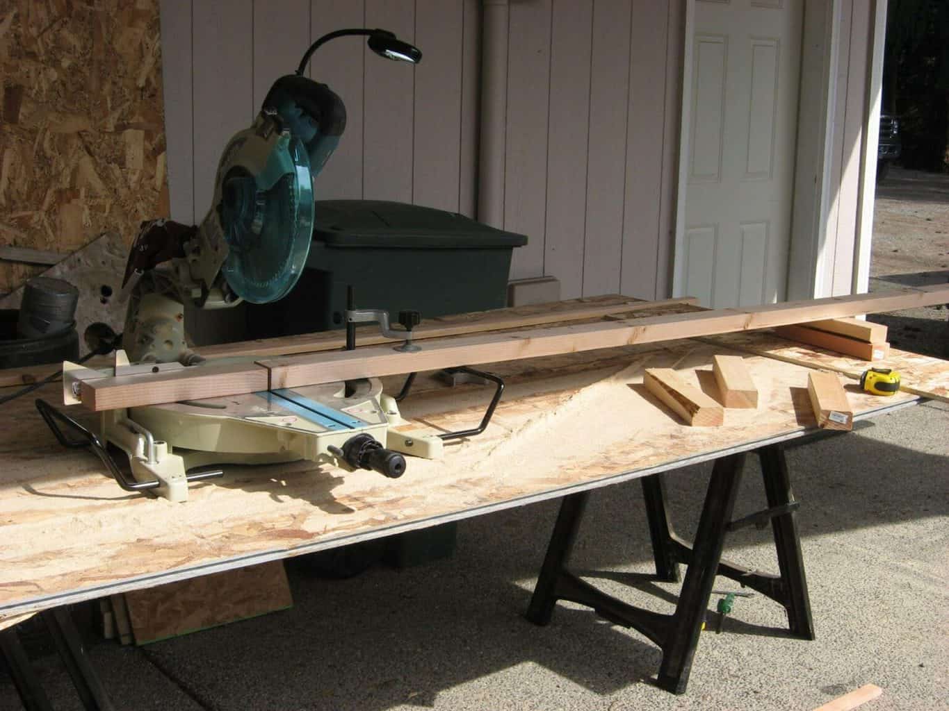 How To Cut 45 Degree Angle with Miter Saw | SawsHub