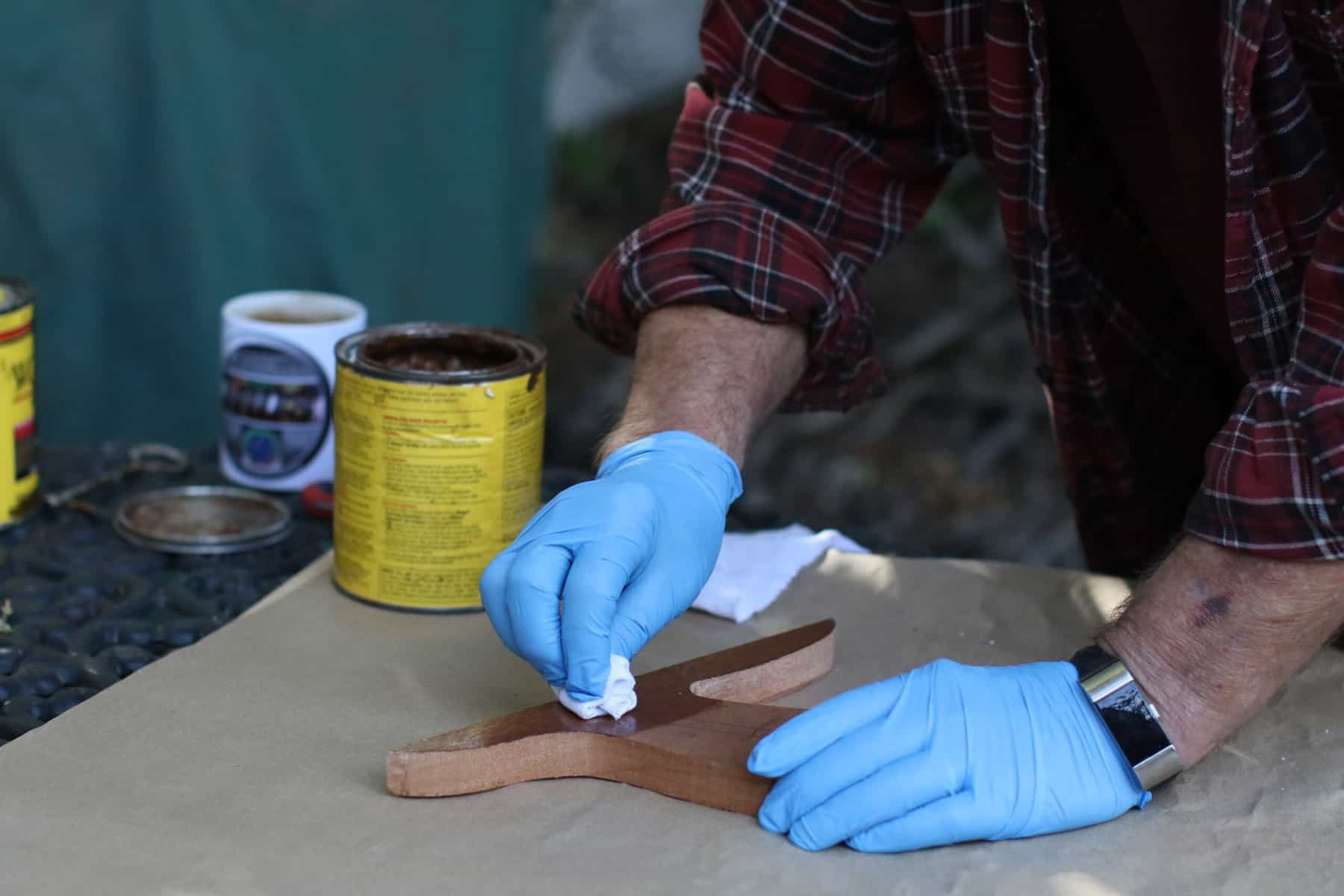 Gel Stain vs Oil Stain [Exactly When To Use Each] | SawsHub