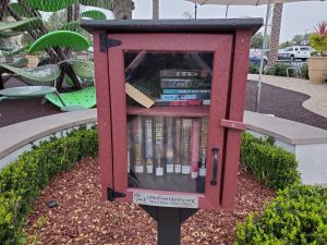 How to Build a Little Free Library For Your Front Yard | SawsHub